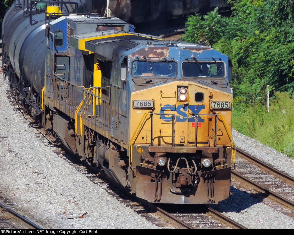 CSX 7685 (2)